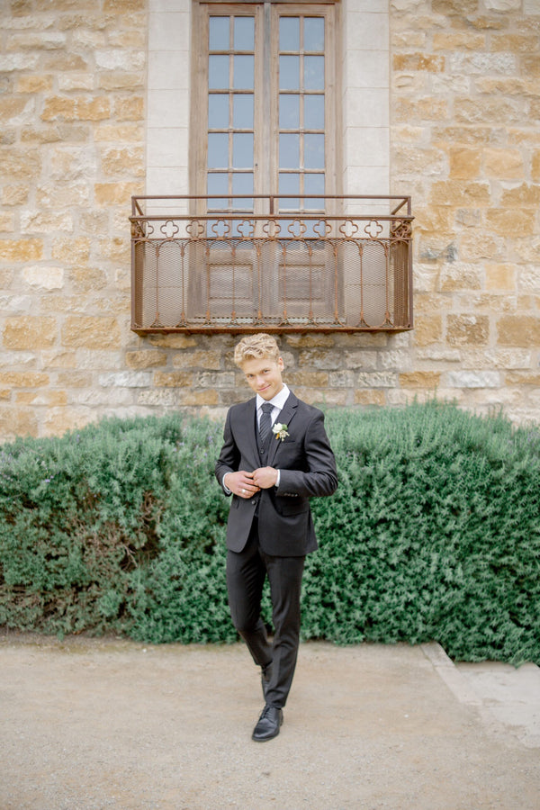 The Complete Guide To Every Wedding Dress Code - The Modern Groom